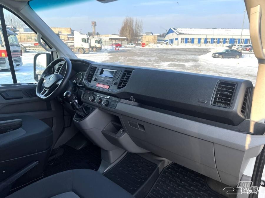 White Volkswagen Crafter 2019 in Taurage, with an engine capacity of 2.00 L and mileage of 883 thousand km for 10600 €, photo 9 on AUTOMOTO.COM.LV