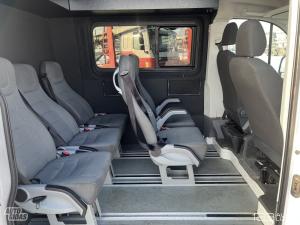 White Volkswagen Crafter 2019 in Taurage, with an engine capacity of 2.00 L and mileage of 883 thousand km for 10600 €, photo 18 on AUTOMOTO.COM.LV