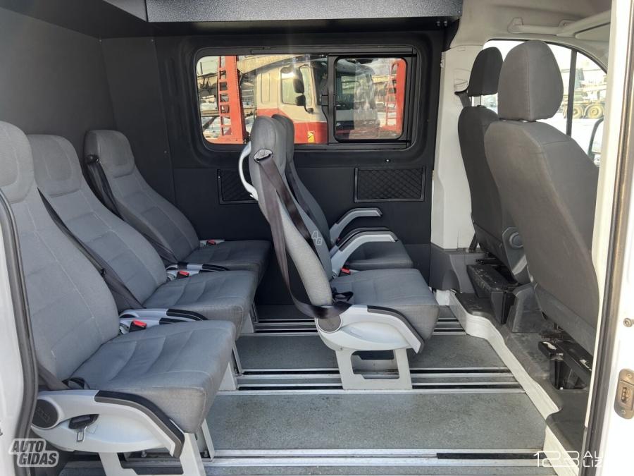 White Volkswagen Crafter 2019 in Taurage, with an engine capacity of 2.00 L and mileage of 883 thousand km for 10600 €, photo 18 on AUTOMOTO.COM.LV