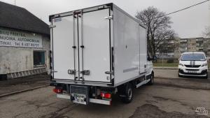 White Volkswagen Crafter 2019 in Klaipeda, with an engine capacity of 2.00 L and mileage of 250 thousand km for 22615 €, photo 4 on AUTOMOTO.COM.LV