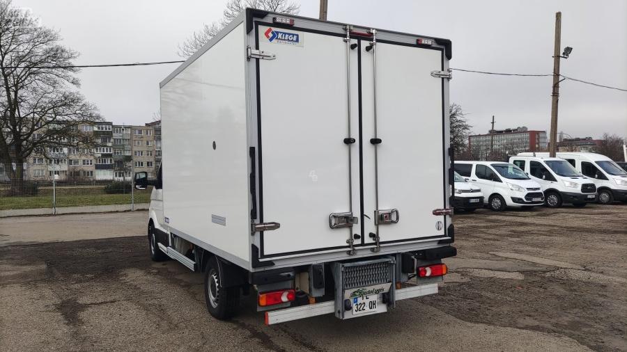 White Volkswagen Crafter 2019 in Klaipeda, with an engine capacity of 2.00 L and mileage of 250 thousand km for 22615 €, photo 5 on AUTOMOTO.COM.LV