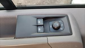 White Volkswagen Crafter 2019 in Klaipeda, with an engine capacity of 2.00 L and mileage of 250 thousand km for 22615 €, photo 32 on AUTOMOTO.COM.LV