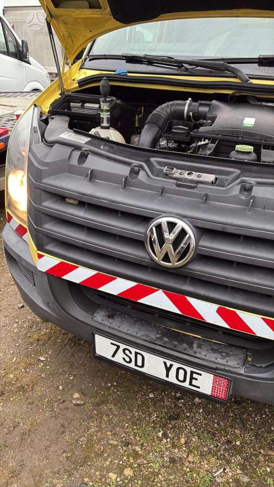 Yellow Volkswagen Crafter 2014 in Vilnius, with an engine capacity of 2.00 L and mileage of 390 thousand km for 6300 €, photo 6 on AUTOMOTO.COM.LV