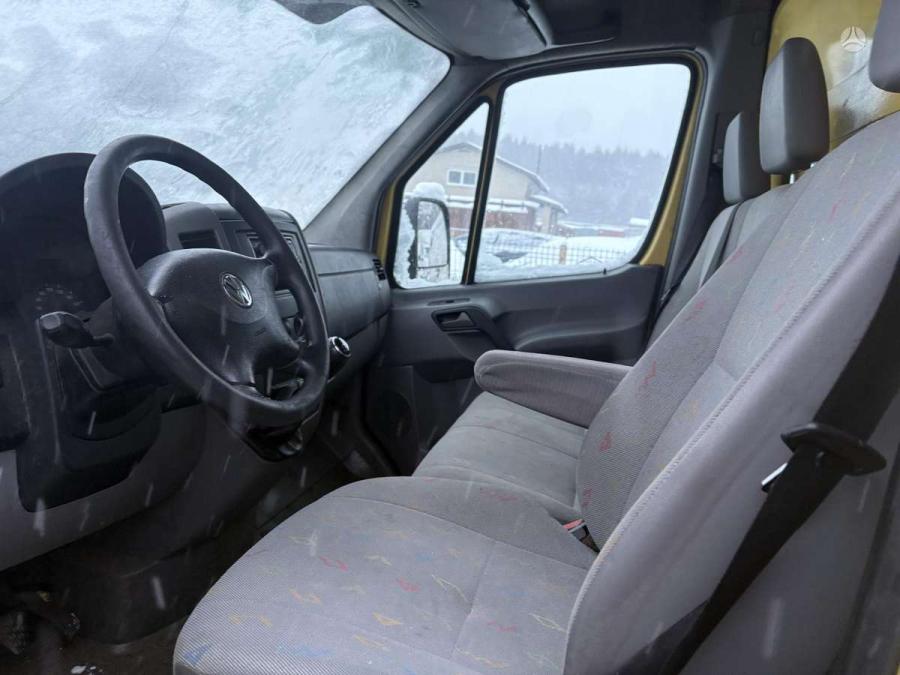 Yellow Volkswagen Crafter 2014 in Vilnius, with an engine capacity of 2.00 L and mileage of 390 thousand km for 6300 €, photo 15 on AUTOMOTO.COM.LV