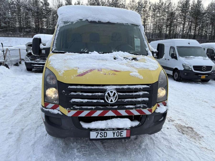 Yellow Volkswagen Crafter 2014 in Vilnius, with an engine capacity of 2.00 L and mileage of 340 thousand km for 5999 €, photo 3 on AUTOMOTO.COM.LV