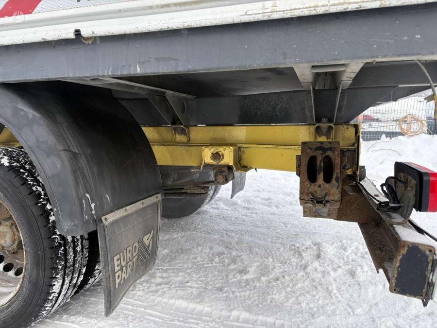 Yellow Volkswagen Crafter 2014 in Vilnius, with an engine capacity of 2.00 L and mileage of 340 thousand km for 5999 €, photo 11 on AUTOMOTO.COM.LV