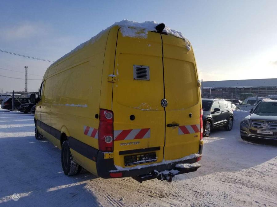 Yellow Volkswagen Crafter 2015 in Kaunas, with an engine capacity of 1.97 L and mileage of 168 thousand km for 11919 €, photo 10 on AUTOMOTO.COM.LV