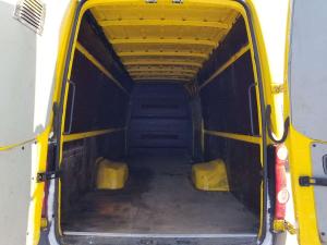 Yellow Volkswagen Crafter 2015 in Kaunas, with an engine capacity of 1.97 L and mileage of 168 thousand km for 11919 €, photo 11 on AUTOMOTO.COM.LV