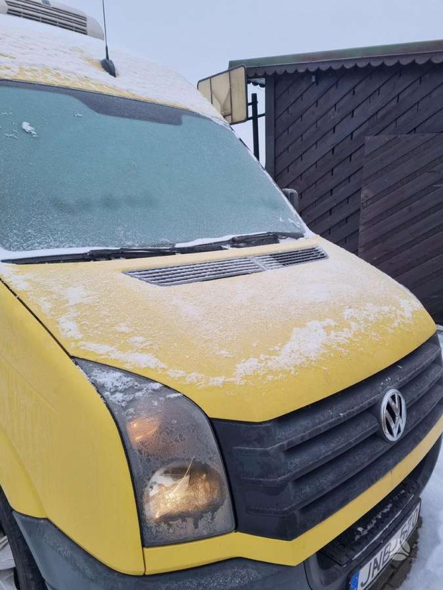 Yellow Volkswagen Crafter 2016 in Marijampole, with an engine capacity of 1.97 L and mileage of 240 thousand km for 19500 €, photo 5 on AUTOMOTO.COM.LV