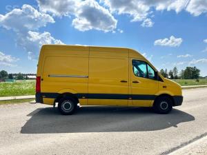 Yellow Volkswagen Crafter 2016 in Jurmala, with an engine capacity of 2.00 L and mileage of 267 thousand km for 7250 €, photo 2 on AUTOMOTO.COM.LV