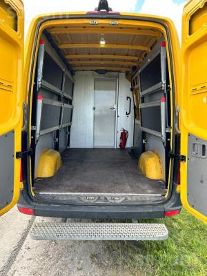 Yellow Volkswagen Crafter 2016 in Jurmala, with an engine capacity of 2.00 L and mileage of 267 thousand km for 7250 €, photo 7 on AUTOMOTO.COM.LV