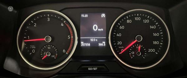 Yellow Volkswagen Crafter 2019 in Kaunas, with an engine capacity of 1.97 L and mileage of 257 thousand km for 16800 €, photo 11 on AUTOMOTO.COM.LV