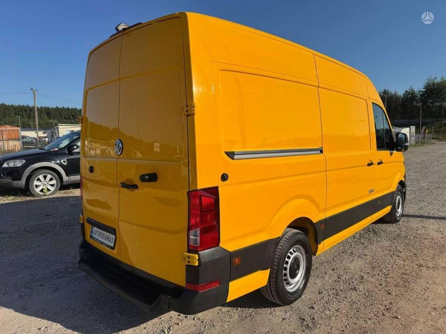 Yellow Volkswagen Crafter 2020 in Vilnius, with an engine capacity of 0.00 L and mileage of 40 thousand km for 14300 €, photo 6 on AUTOMOTO.COM.LV