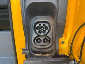 Yellow Volkswagen Crafter 2020 in Vilnius, with an engine capacity of 0.00 L and mileage of 40 thousand km for 14300 €, photo 10 on AUTOMOTO.COM.LV