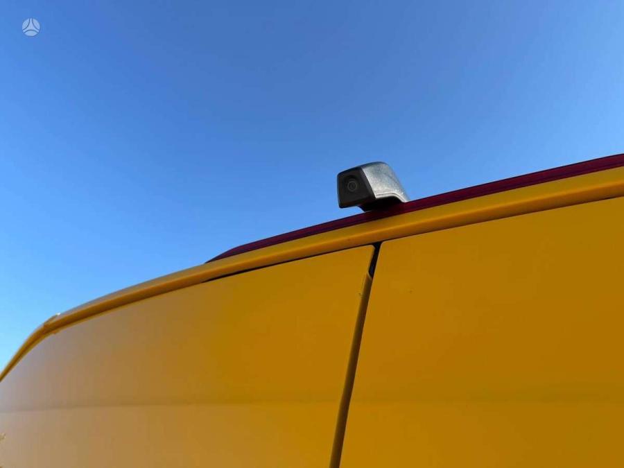 Yellow Volkswagen Crafter 2020 in Vilnius, with an engine capacity of 0.00 L and mileage of 40 thousand km for 14300 €, photo 11 on AUTOMOTO.COM.LV