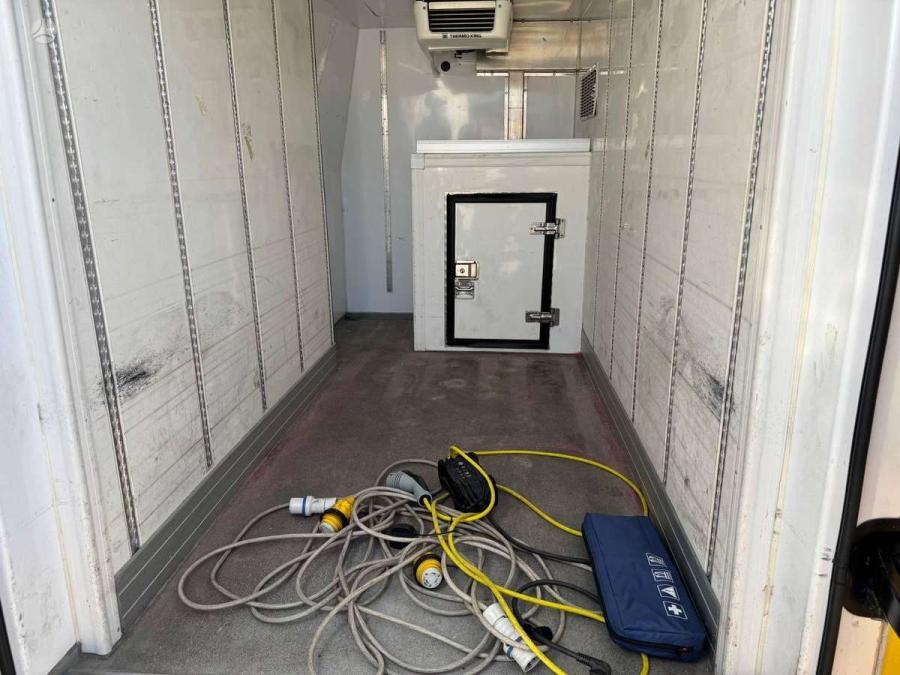 Yellow Volkswagen Crafter 2020 in Vilnius, with an engine capacity of 0.00 L and mileage of 40 thousand km for 14300 €, photo 12 on AUTOMOTO.COM.LV
