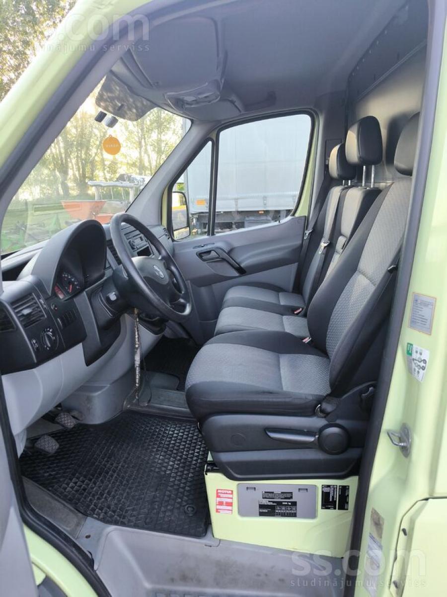 Dzeltens Volkswagen Crafter 2012 Rīga, ar dzinēja tilpumu 2.00 L un nobraukumu 208 tūkst. km par 6500 €, foto 6 vietnē AUTOMOTO.COM.LV