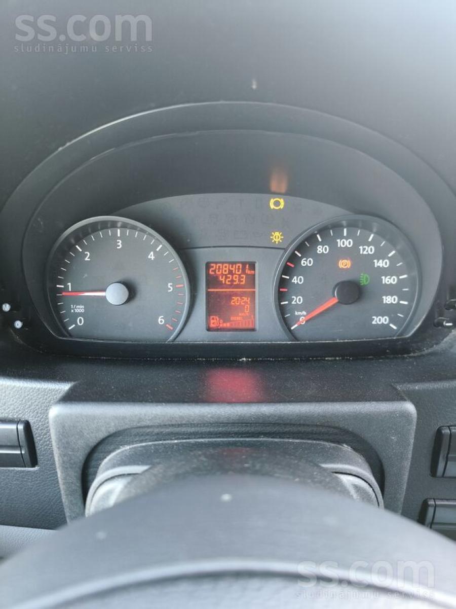 Dzeltens Volkswagen Crafter 2012 Rīga, ar dzinēja tilpumu 2.00 L un nobraukumu 208 tūkst. km par 6500 €, foto 8 vietnē AUTOMOTO.COM.LV