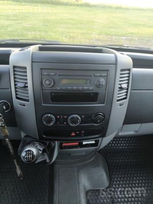 Dzeltens Volkswagen Crafter 2012 Rīga, ar dzinēja tilpumu 2.00 L un nobraukumu 208 tūkst. km par 6500 €, foto 9 vietnē AUTOMOTO.COM.LV