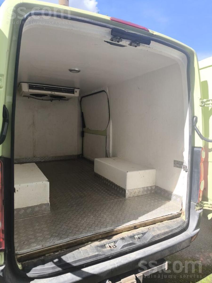 Dzeltens Volkswagen Crafter 2012 Rīga, ar dzinēja tilpumu 2.00 L un nobraukumu 208 tūkst. km par 6500 €, foto 12 vietnē AUTOMOTO.COM.LV