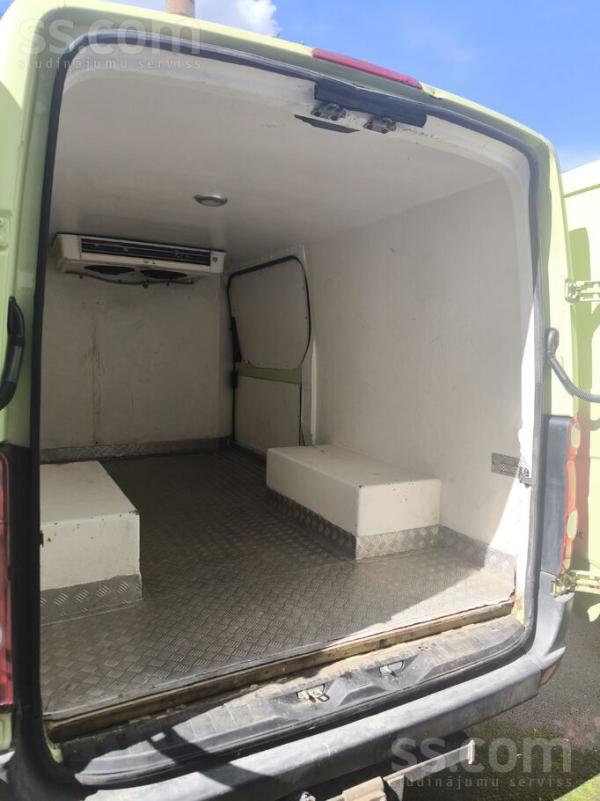 Dzeltens Volkswagen Crafter 2012 Rīga, ar dzinēja tilpumu 2.00 L un nobraukumu 208 tūkst. km par 4700 €, foto 7 vietnē AUTOMOTO.COM.LV