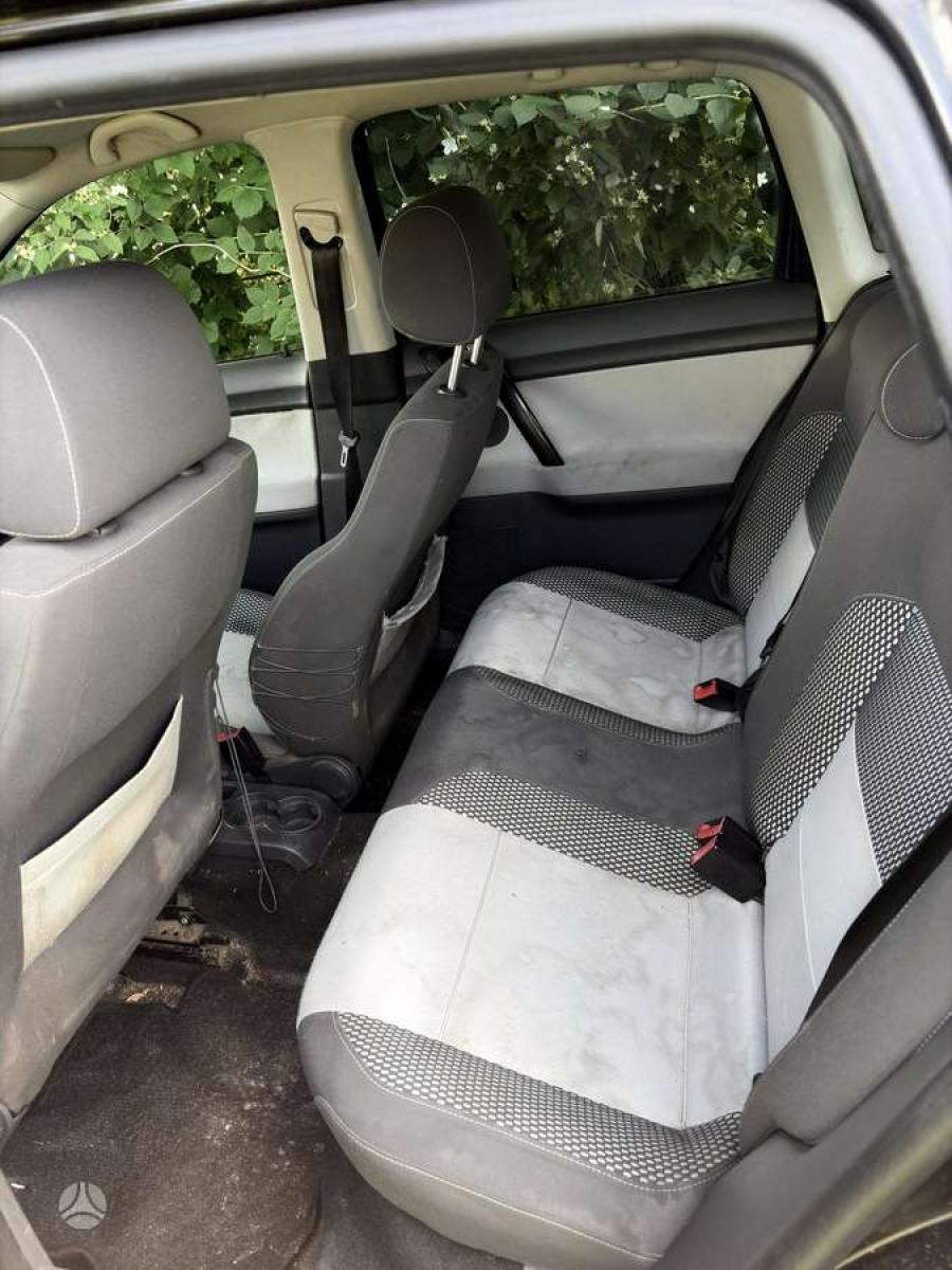 Black Volkswagen cross-polo 2007 in Trakai, with an engine capacity of 1.90 L and mileage of 384 thousand km for 600 €, photo 5 on AUTOMOTO.COM.LV