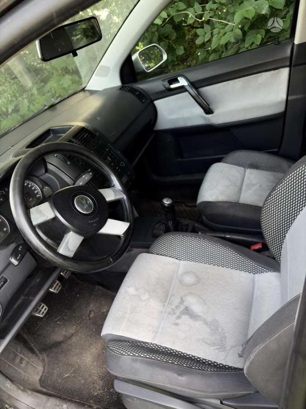 Black Volkswagen cross-polo 2007 in Trakai, with an engine capacity of 1.90 L and mileage of 384 thousand km for 600 €, photo 5 on AUTOMOTO.COM.LV