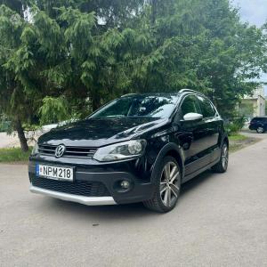 Melns Volkswagen cross-polo 2010 Kauņa, ar dzinēja tilpumu 1.39 L un nobraukumu 139 tūkst. km par 5200 €, foto  vietnē AUTOMOTO.COM.LV