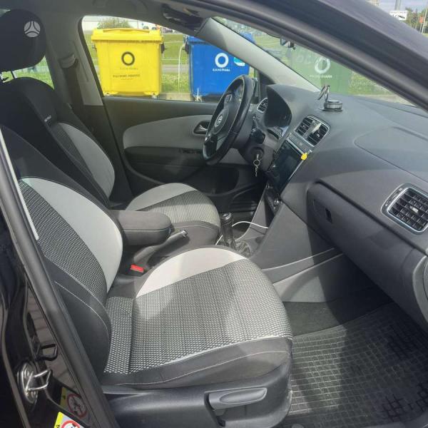 Black Volkswagen cross-polo 2010 in Kaunas, with an engine capacity of 1.39 L and mileage of 139 thousand km for 5200 €, photo 8 on AUTOMOTO.COM.LV