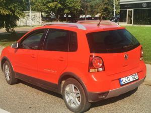 Red Volkswagen cross-polo 2008 in Vilnius, with an engine capacity of 1.40 L and mileage of 194 thousand km for 2750 €, photo 5 on AUTOMOTO.COM.LV