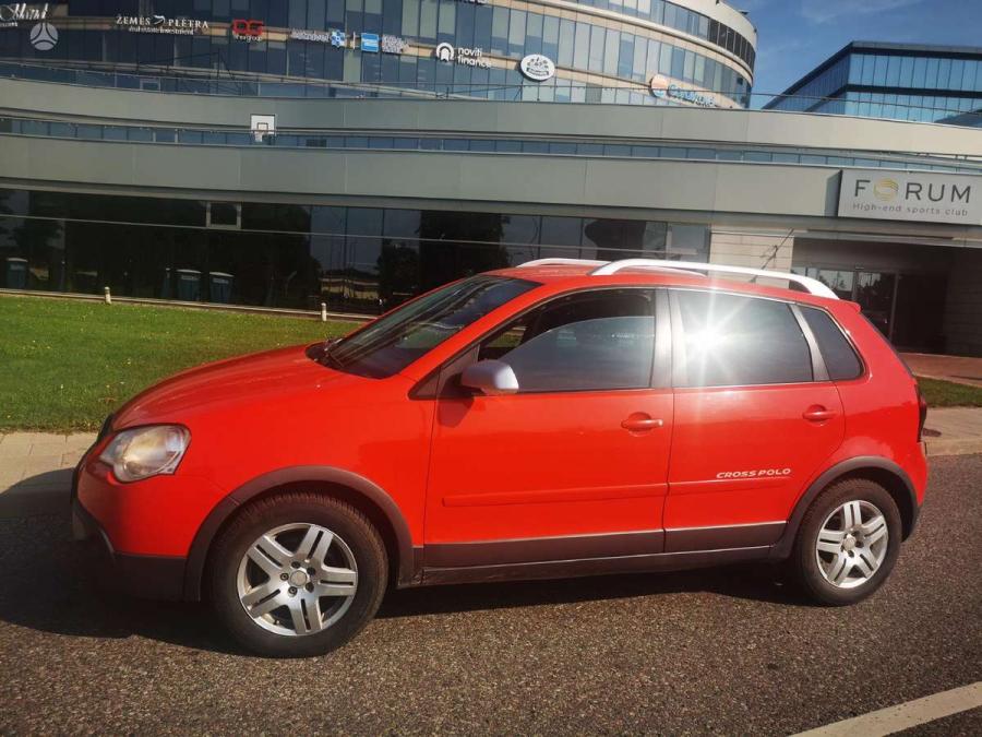 Sarkans Volkswagen cross-polo 2009 Viļņa, ar dzinēja tilpumu 1.40 L un nobraukumu 196 tūkst. km par 2690 €, foto 2 vietnē AUTOMOTO.COM.LV