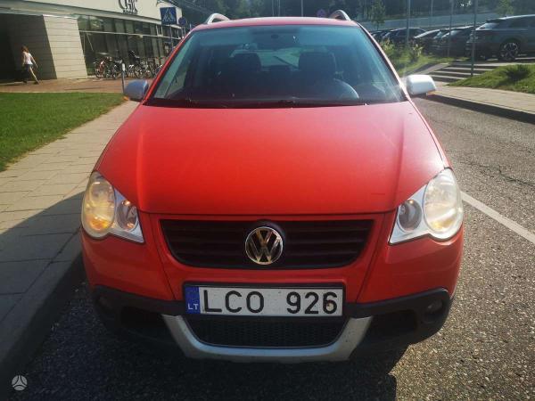 Sarkans Volkswagen cross-polo 2009 Viļņa, ar dzinēja tilpumu 1.40 L un nobraukumu 196 tūkst. km par 2690 €, foto 8 vietnē AUTOMOTO.COM.LV