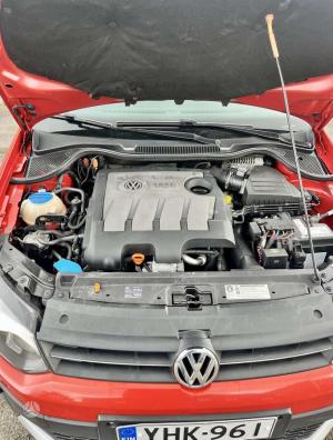 Red Volkswagen cross-polo 2010 in Radviliskis, with an engine capacity of 1.60 L and mileage of 235 thousand km for 4450 €, photo 7 on AUTOMOTO.COM.LV