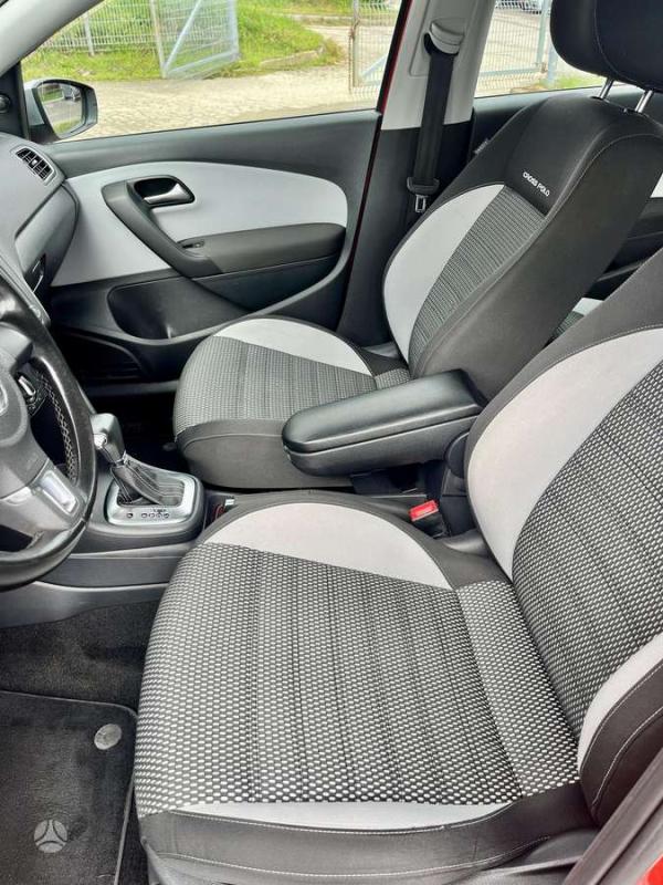 Volkswagen cross-polo 2010 in Radviliskis on AUTOMOTO.COM.LV Red Volkswagen cross-polo 2010 in Radviliskis, with an engine capacity of 1.60 L and mileage of 235 thousand km for 4450 €, photo 9 on AUTOMOTO.COM.LV