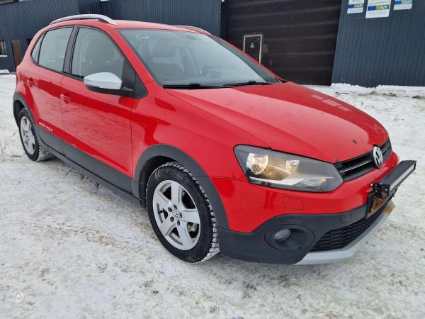 Sarkans Volkswagen cross-polo 2011 Rokiškis, ar dzinēja tilpumu 1.20 L un nobraukumu 267 tūkst. km par 2850 €, foto 3 vietnē AUTOMOTO.COM.LV