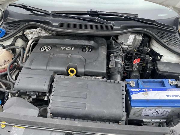 White Volkswagen cross-polo 2015 in Utena, with an engine capacity of 1.40 L and mileage of 290 thousand km for 5600 €, photo 11 on AUTOMOTO.COM.LV