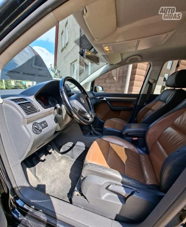 Melns Volkswagen cross-touran 2008 Telšiai, ar dzinēja tilpumu 2.00 L un nobraukumu 339 tūkst. km par 3400 €, foto 7 vietnē AUTOMOTO.COM.LV