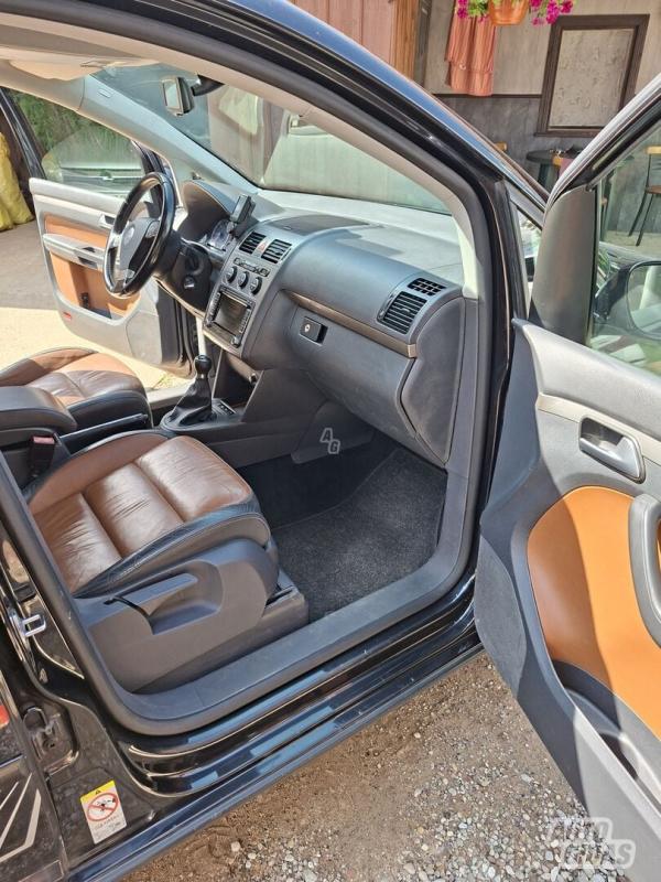 Melns Volkswagen cross-touran 2008 Telšiai, ar dzinēja tilpumu 2.00 L un nobraukumu 339 tūkst. km par 3400 €, foto 10 vietnē AUTOMOTO.COM.LV
