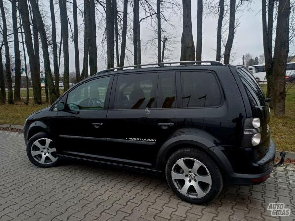 Melns Volkswagen cross-touran 2008 Kauņa, ar dzinēja tilpumu 2.00 L un nobraukumu 322 tūkst. km par 3250 €, foto 4 vietnē AUTOMOTO.COM.LV