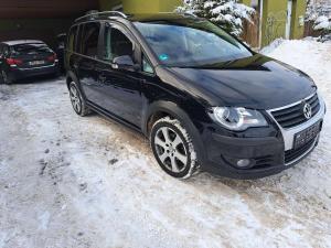 Black Volkswagen cross-touran 2008 in Birzai, with an engine capacity of 1.39 L and mileage of 185 thousand km for 3150 €, photo 3 on AUTOMOTO.COM.LV