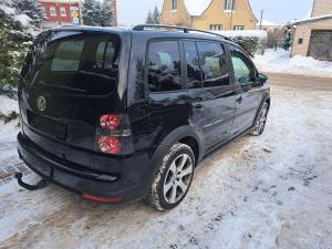 Black Volkswagen cross-touran 2008 in Birzai, with an engine capacity of 1.39 L and mileage of 185 thousand km for 3150 €, photo 6 on AUTOMOTO.COM.LV