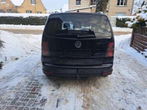 Black Volkswagen cross-touran 2008 in Birzai, with an engine capacity of 1.39 L and mileage of 185 thousand km for 3150 €, photo 7 on AUTOMOTO.COM.LV
