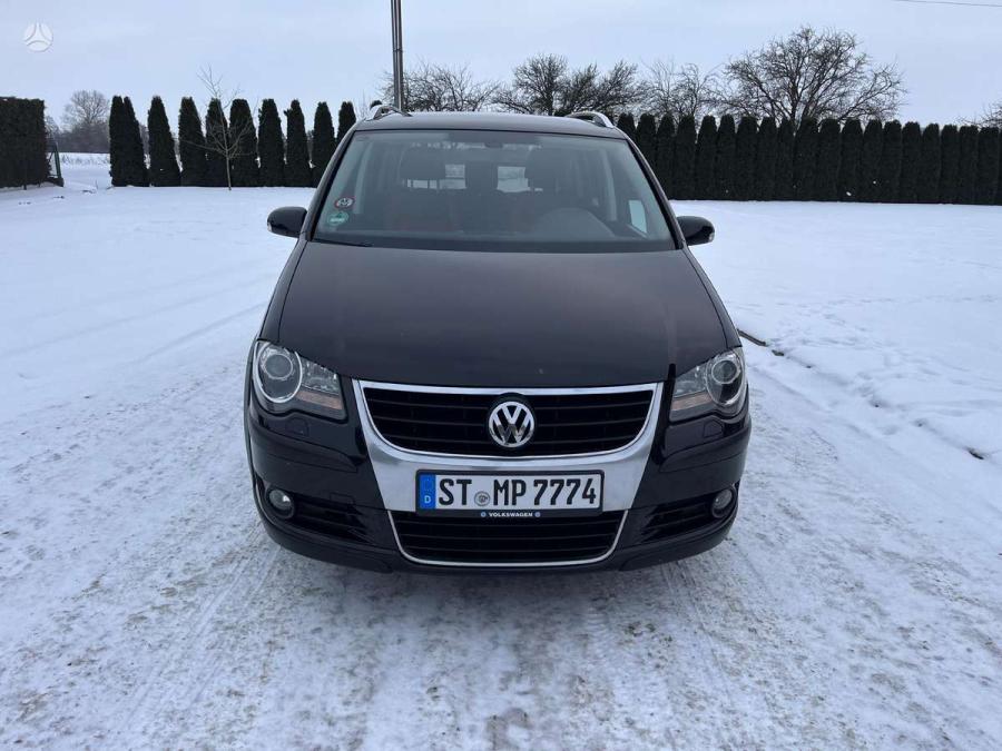 Melns Volkswagen cross-touran 2008 Vilkaviškis, ar dzinēja tilpumu 2.00 L un nobraukumu 275 tūkst. km par 3700 €, foto 2 vietnē AUTOMOTO.COM.LV