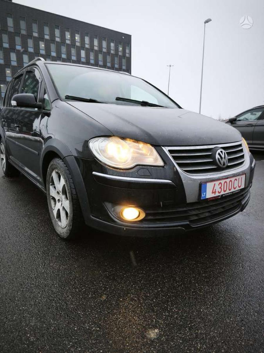 Melns Volkswagen cross-touran 2008 Kauņa, ar dzinēja tilpumu 2.00 L un nobraukumu 348 tūkst. km par 2850 €, foto 9 vietnē AUTOMOTO.COM.LV