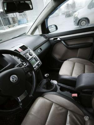 Melns Volkswagen cross-touran 2008 Kauņa, ar dzinēja tilpumu 2.00 L un nobraukumu 348 tūkst. km par 2850 €, foto 14 vietnē AUTOMOTO.COM.LV
