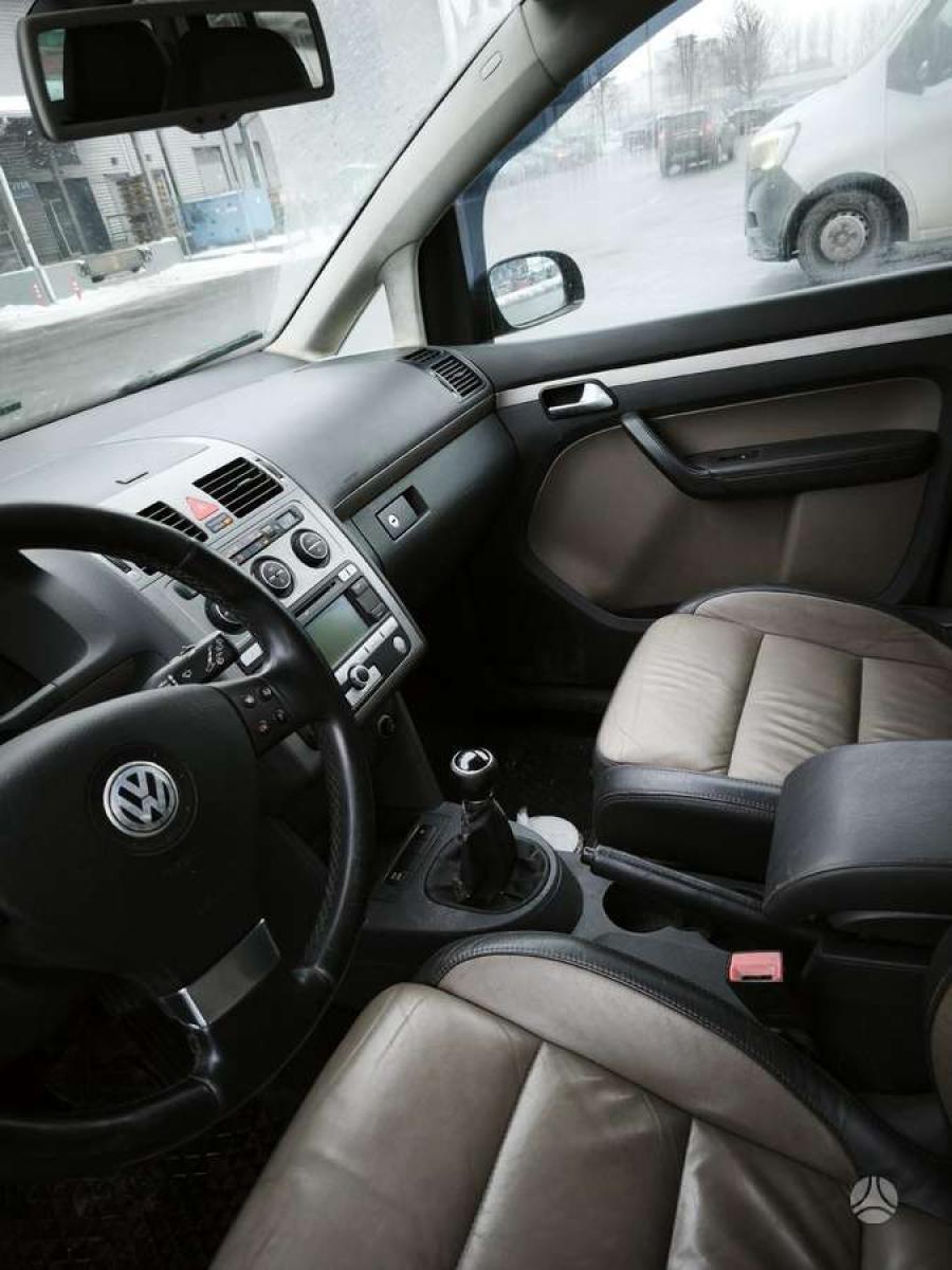 Melns Volkswagen cross-touran 2008 Kauņa, ar dzinēja tilpumu 2.00 L un nobraukumu 348 tūkst. km par 2850 €, foto 14 vietnē AUTOMOTO.COM.LV
