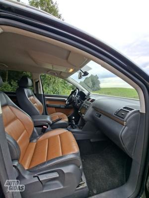 Black Volkswagen cross-touran 2008 in Telschi, with an engine capacity of 2.00 L and mileage of 339 thousand km for 3750 €, photo 13 on AUTOMOTO.COM.LV