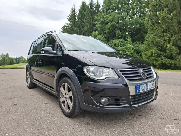 Melns Volkswagen cross-touran 2008 Telšiai, ar dzinēja tilpumu 2.00 L un nobraukumu 339 tūkst. km par 3300 €, foto 2 vietnē AUTOMOTO.COM.LV