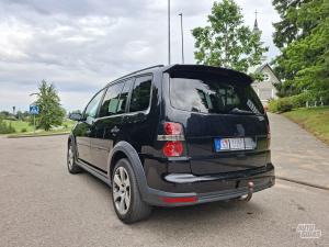 Black Volkswagen cross-touran 2008 in Telschi, with an engine capacity of 2.00 L and mileage of 339 thousand km for 3300 €, photo 5 on AUTOMOTO.COM.LV