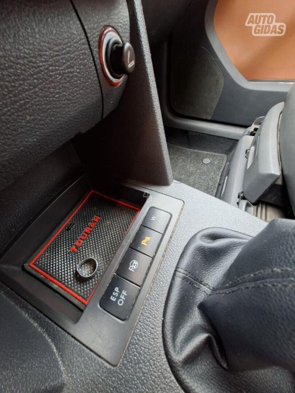 Melns Volkswagen cross-touran 2008 Telšiai, ar dzinēja tilpumu 2.00 L un nobraukumu 339 tūkst. km par 3300 €, foto 7 vietnē AUTOMOTO.COM.LV